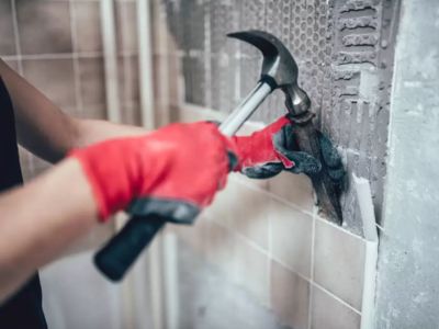 A Step-By-Step Guide To Removing Wall Tiles